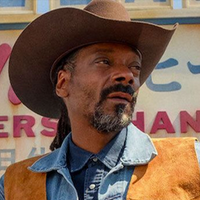 Elizabeth Johnson (American Horror Story) vs Big John Elliott (Day Shift) : r/whowouldwin