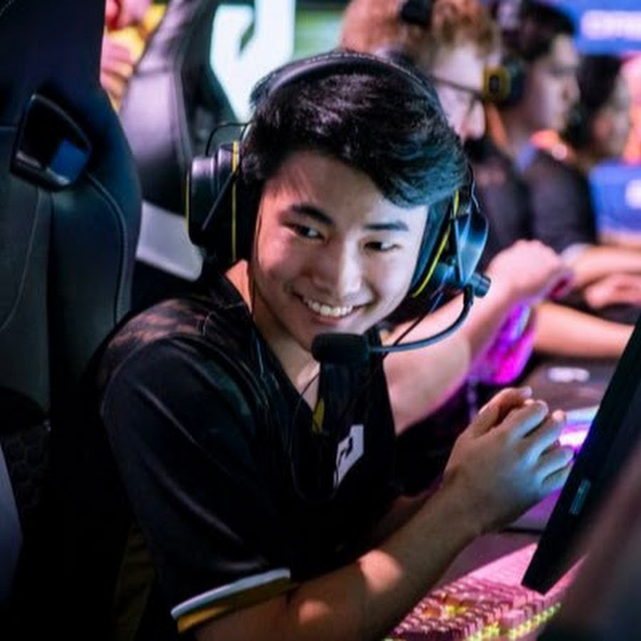 What do you think Sam "s0m" Oh's personality is?